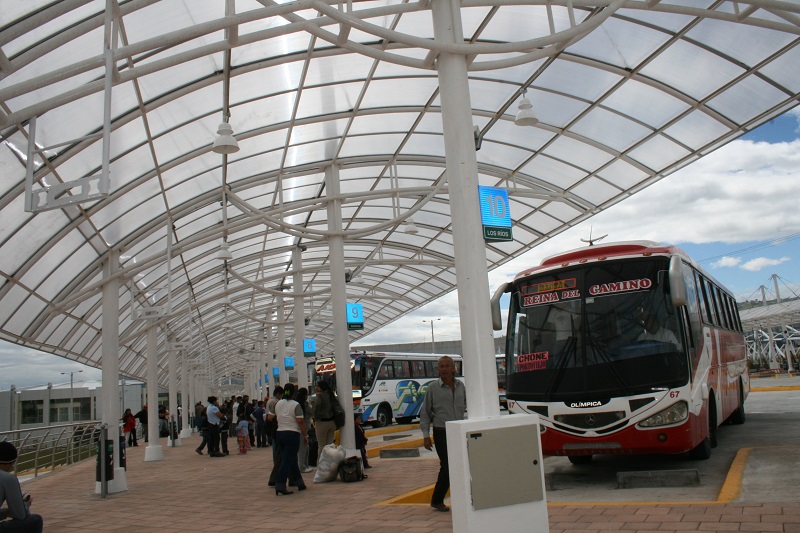 Terminales terrestres interprovinciales reanudan su operación en Quito ...
