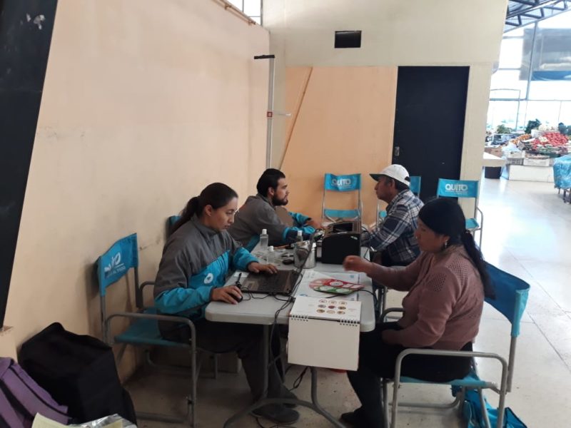 Salud al Paso visitó a los comerciantes del mercado de Solanda – Quito ...