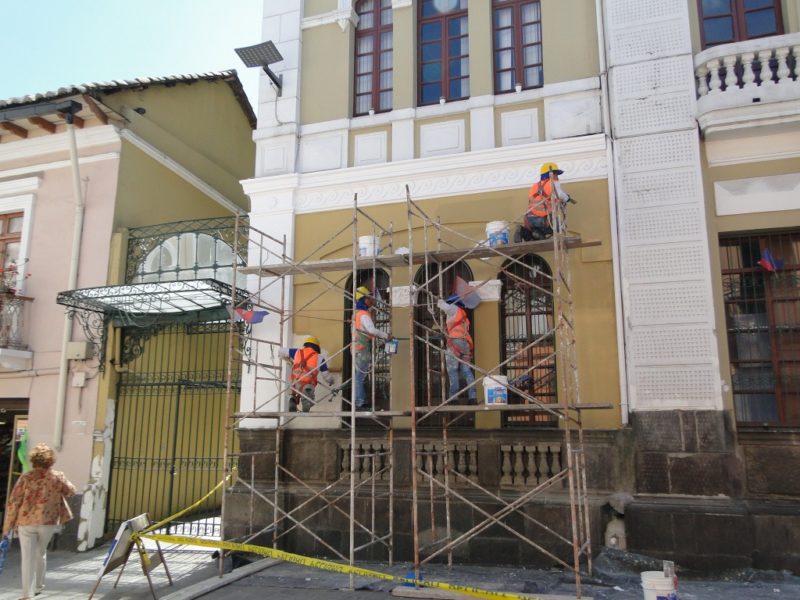 Pintura En Fachadas De Casa Del Centro Histórico Quito Informa