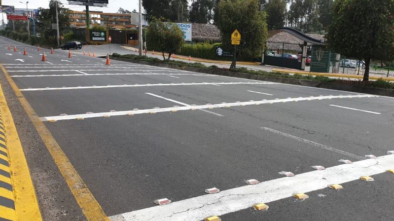 Continúan acciones para mejorar la seguridad vial en la Av. Simón Bolívar – Quito Informa