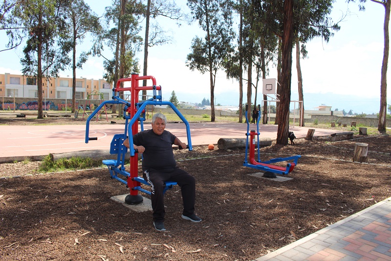 Se complementó dos parques de la Parroquia Calderón – Quito Informa