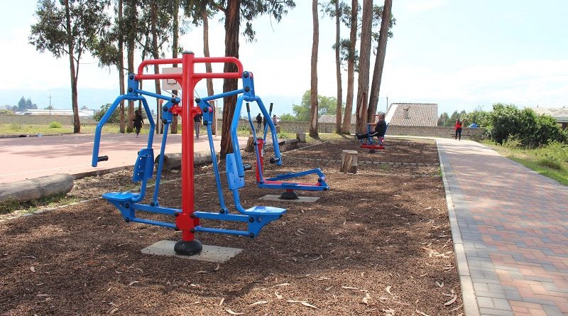 Se complementó dos parques de la Parroquia Calderón – Quito Informa
