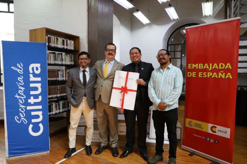 ¡Más libros llegan a las bibliotecas municipales! – Quito Informa